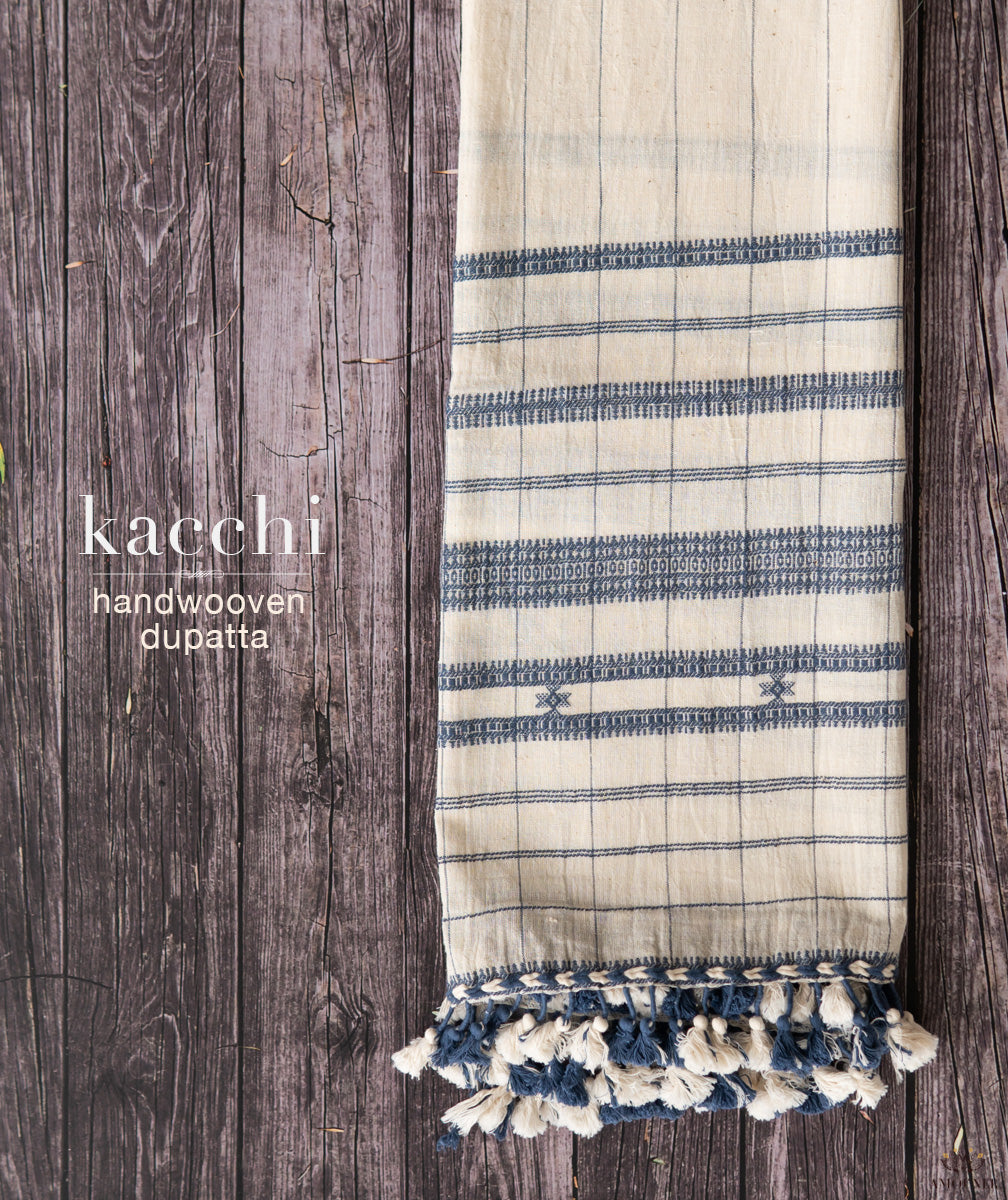 Kachhi Dupatta – AMOUNEE - Handloom & Handicraft